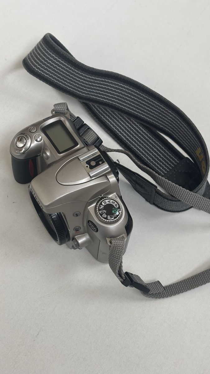 Nikon f55 - 35mm SLR camera - body only (D'occasion) à Lausanne pour ...
