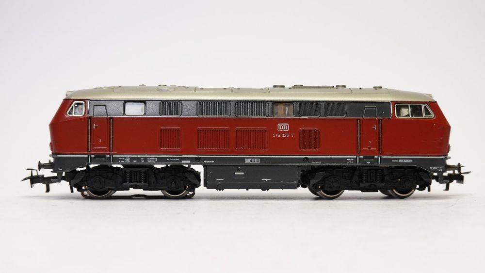 e4 Märklin 3075 DB BR 216 Diesellok rot (Gebraucht) in Thun für CHF 33.9 – mit Lieferung auf ...
