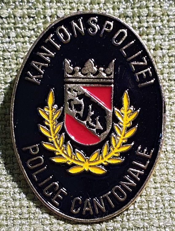 M774 - Pin Kantonspolizei Police Cantonale Bern (Gebraucht) in Reinach BL für CHF 4 – mit ...
