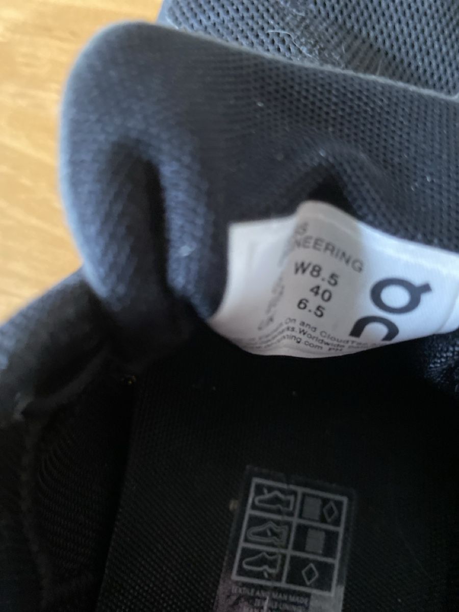 On Cloud Laufschuhe, All Black, Gr. 40 Top Zustand! (Gebraucht) in ...