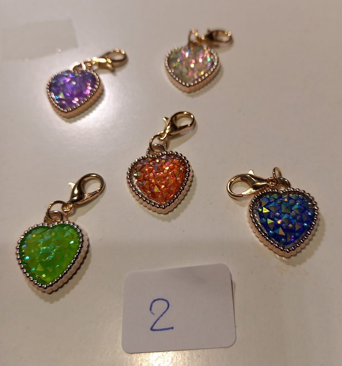 5 Stk.Acryl Herz Anhänger + Karabiner (Neu (gemäss Beschreibung)) in Zizers für CHF 1.8 – mit ...