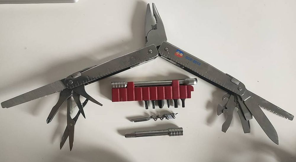 Victorinox SwissTool Spirit con custodia (SCP 2013) - Serie (Usato) a ...