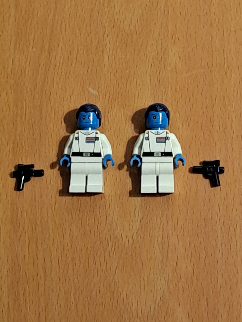 2 Lego Star Wars Grand Admiral Thrawn Versand möglich (Gebraucht) in ...