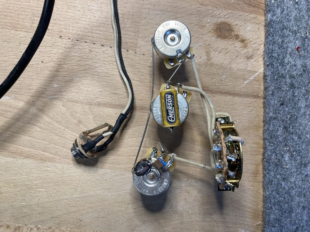 Emerson Prewired Kit für HSS-Strat NP 110.- (Gebraucht) in Goldau für ...