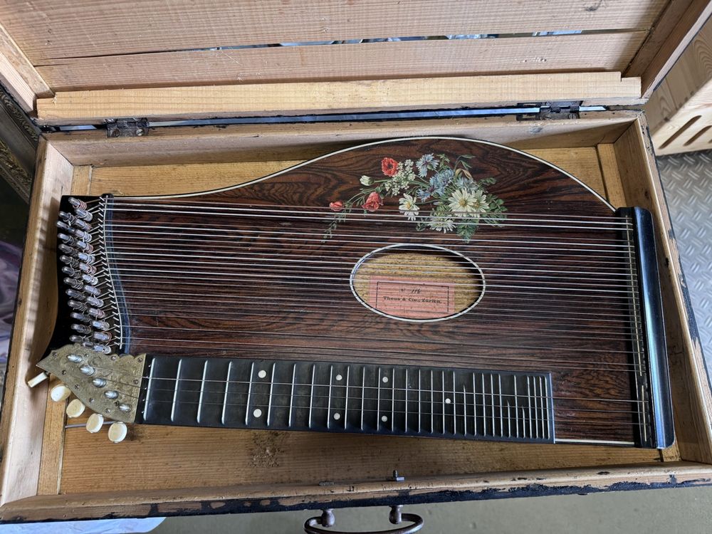 Antike Zither Theus & Cie, Zürich, mit Koffer ab 5.- (Gebraucht) in ...