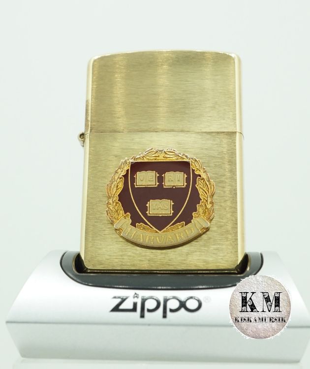 ZIPPO® HARVARD UNIVERSITY - EMBLEM - BRASS-2003 - UNGEZÜNDET | Kaufen auf Ricardo