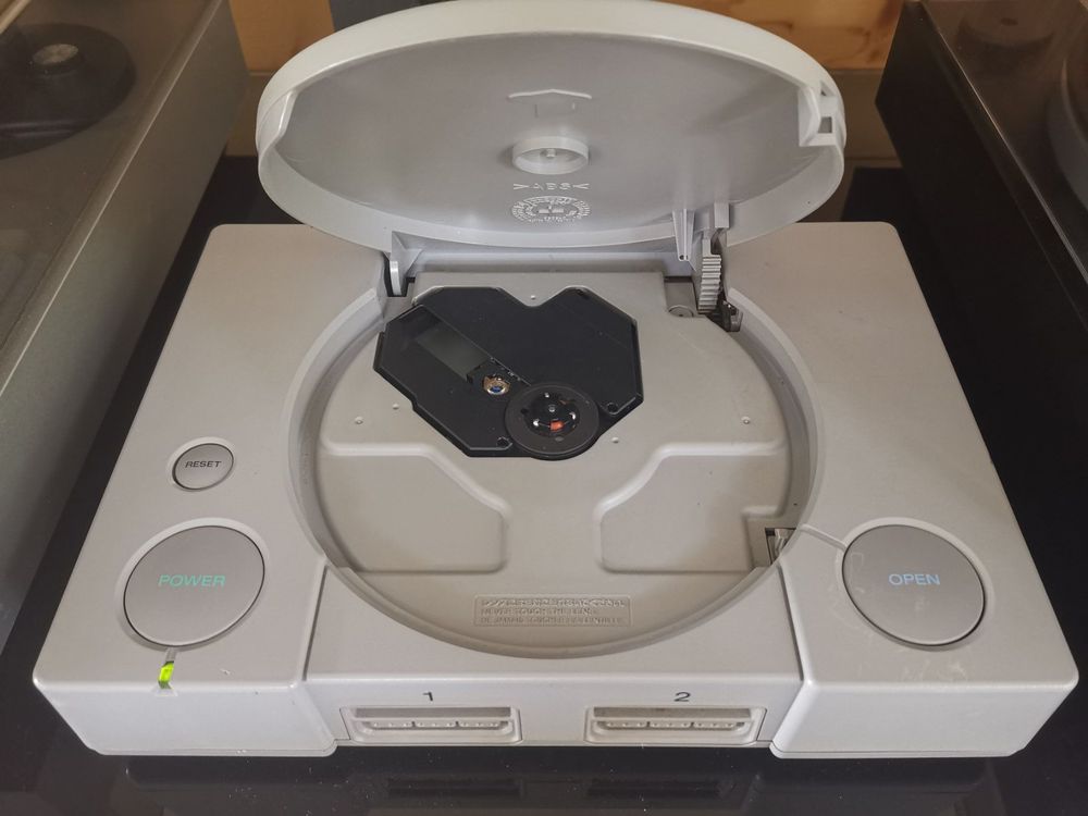 Sony Playstation 1 SCPH-1002 PS1 audiophiles CD Laufwerk (Gebraucht) in Sattel für CHF 50 – mit ...