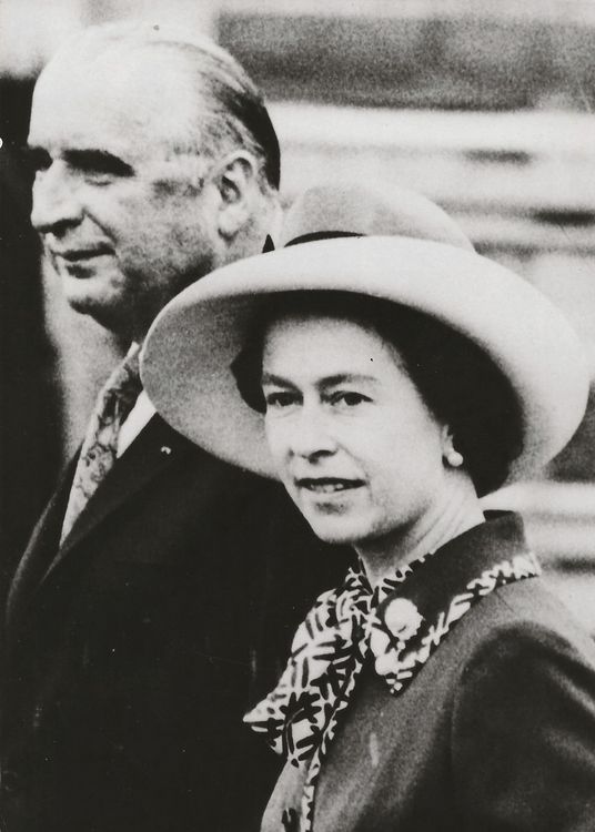 Queen Elizabeth II in Paris beim frz. Präs. Pompidou, 1972 (Gebraucht ...