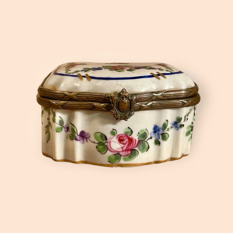 Vintage porcelain trinket box hand painted 1754 | Kaufen auf Ricardo