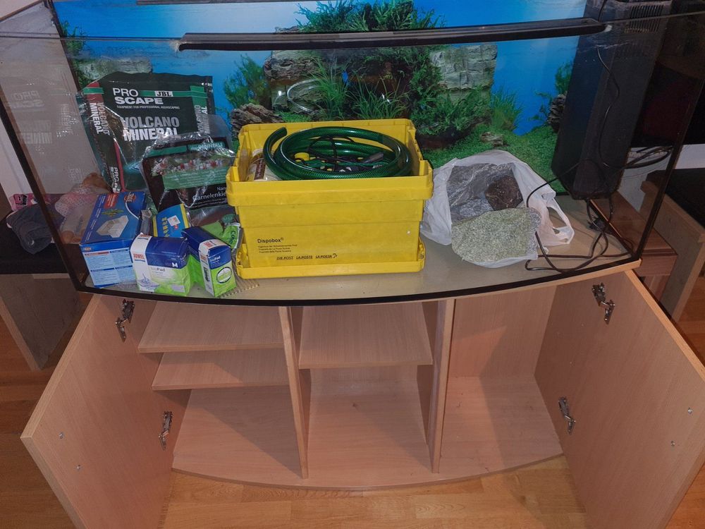 Aquarium 250L inkl. Möbel und Zubehör | Kaufen auf Ricardo