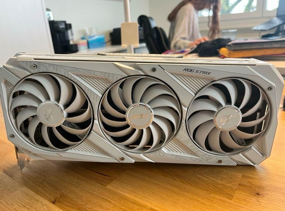 RTX 3090 ASUS ROG Strix White OC Ed (Gebraucht) in Zürich für CHF 692 ...