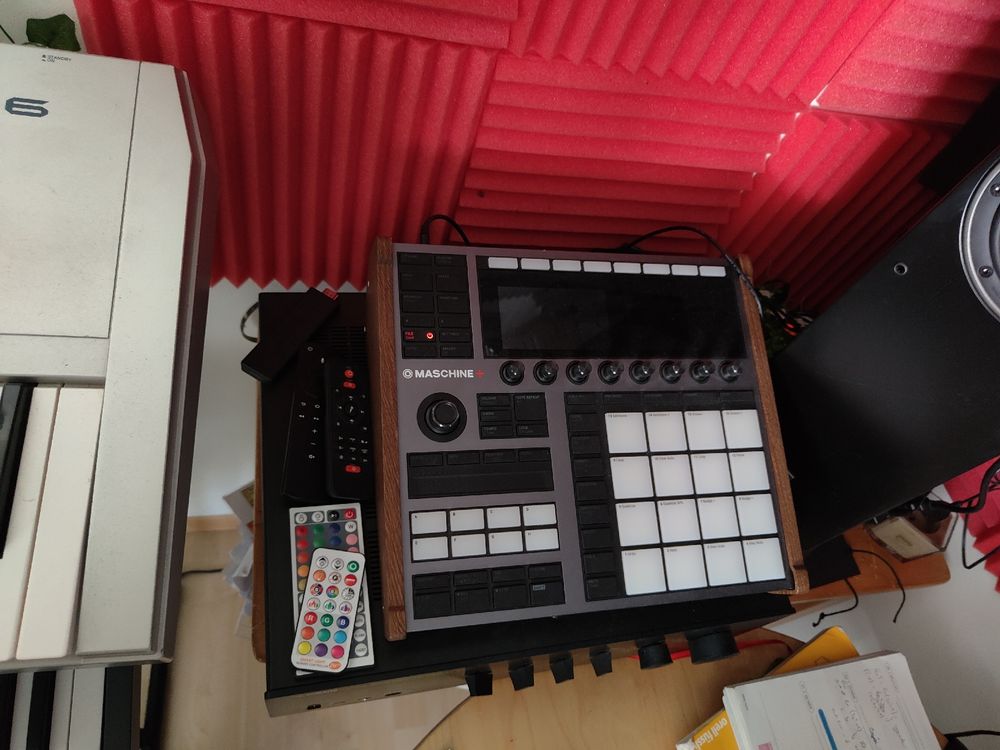 Native Instruments Maschine plus + Holz Groove Box (Neu (gemäss ...