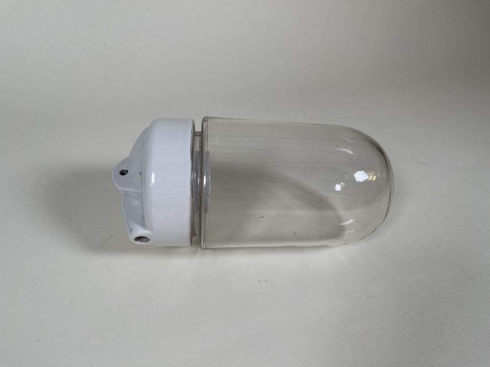 Kolbenlampe, Stalllampe mit Glas und Keramikfassung (Gebraucht) in St ...