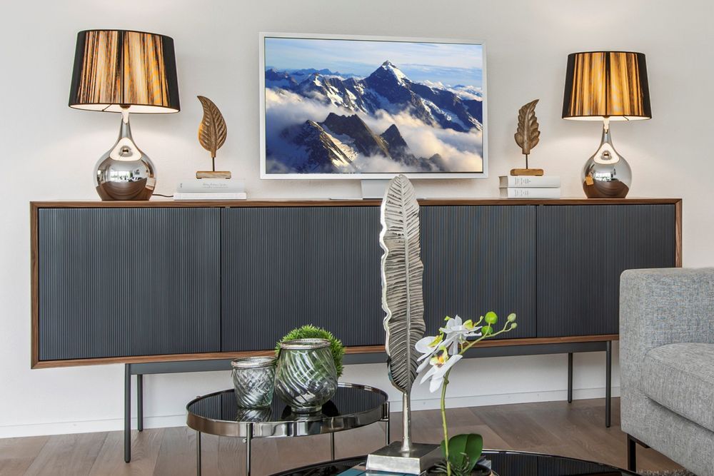 Sideboard, Nussbaum/schwarz, von LIVIQUE | Kaufen auf Ricardo