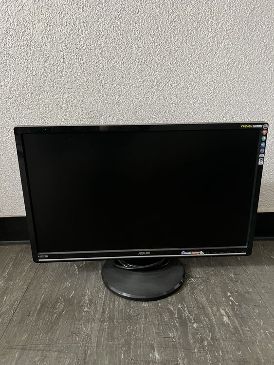 Monitor ASUS mit logitech keyboard (Gebraucht) in Zürich für CHF 25 ...
