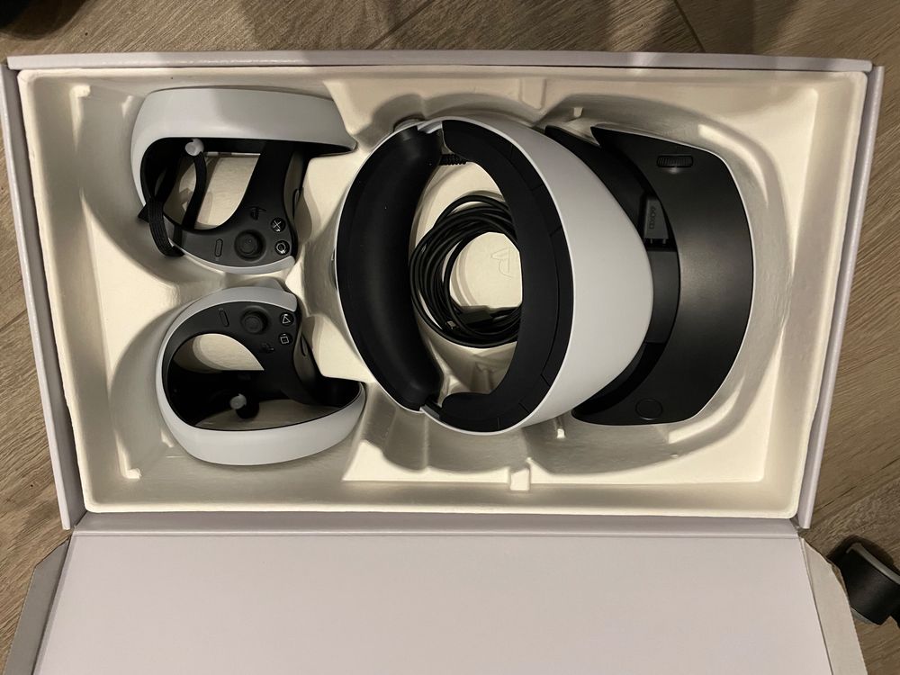 Sony Playstation VR2 Headset inkl. Stand (Gebraucht) in Inwil für CHF 379 – mit Lieferung auf ...