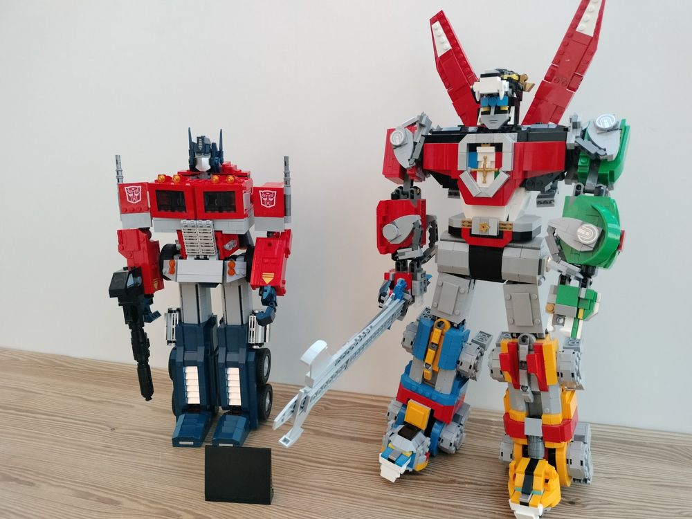 Lego Roboter 10302 Optimus Prime und 21311 Voltron ab 1.- (Gebraucht ...
