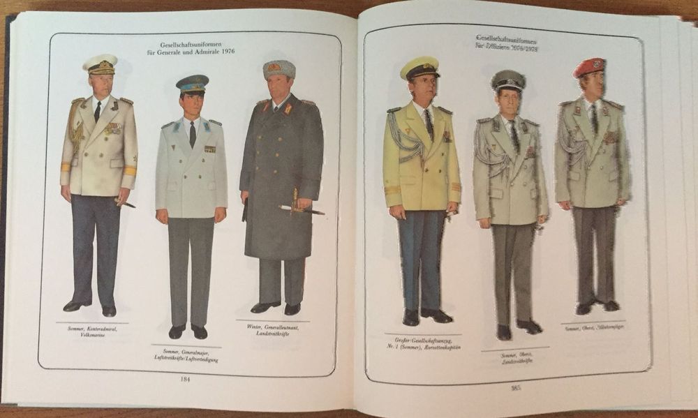 Buch Uniformen der NVA der DDR 1956-1986 (Gebraucht) in Volketswil für ...