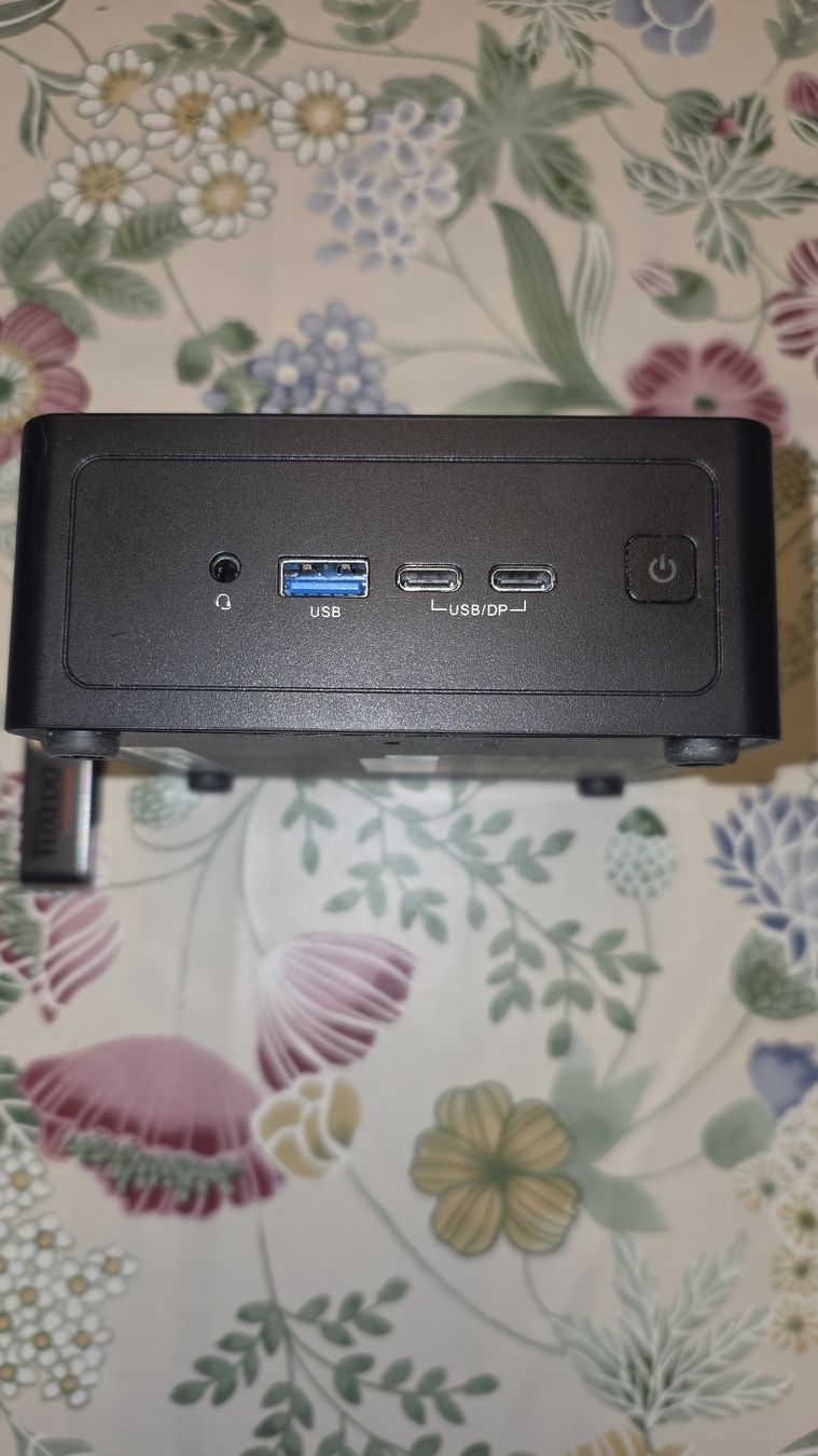 Zu Verkaufen 1x TUXEDO Nano Pro Gen13 AMD (Linux OS) (Neu (gemäss ...