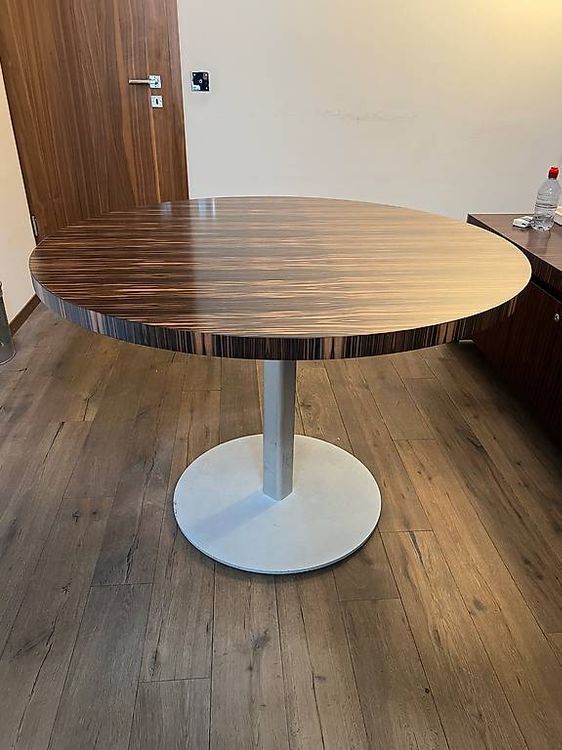 Table ronde pour bureau en bois (Gebraucht) in Genève für CHF 75 – nur ...