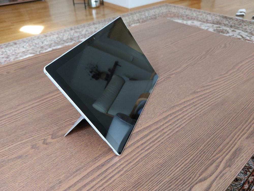 Laptop Microsoft surface pro 2018 (Defekt) in Neuchâtel für CHF 123 ...