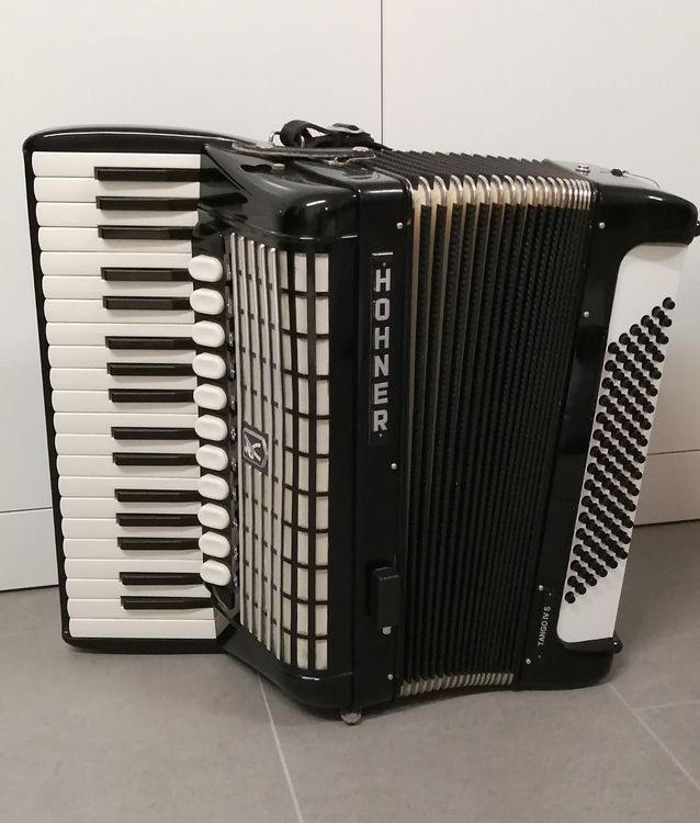 Akkordeon chromatisch Hohner Tango IV S (Gebraucht) in für CHF 499 ...