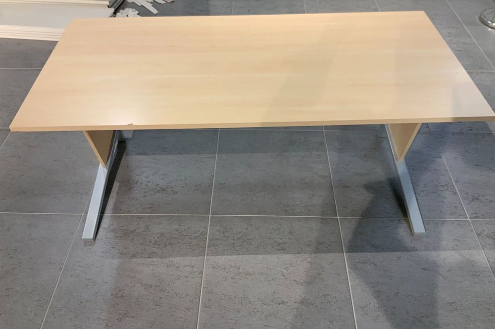 Büro Tisch Schreibtisch Table de bureau | Kaufen auf Ricardo