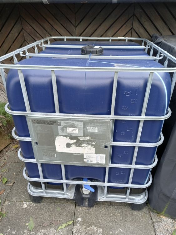 IBC Wassertank 1000l mit Hahn und Gitterbox, blau | Acheter sur Ricardo