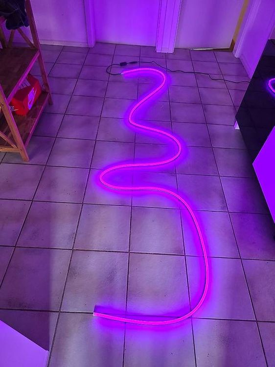 Philips Hue Outdoor Lightstrip 5 m (Gebraucht) in Röschenz für CHF 110 ...