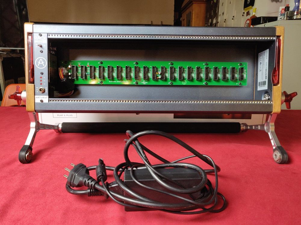 Arturia Rackbrute 3U - Modular Eurorack (Neu (gemäss Beschreibung)) in ...