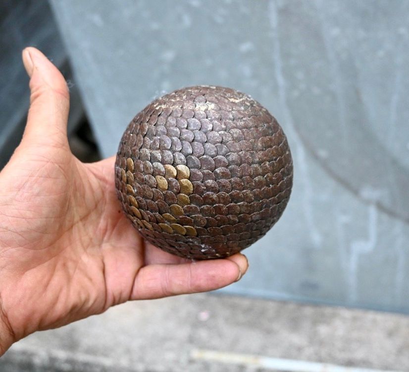 Antik genagelte PETANQUE / BOULE Kugel Nr 12 "Gold“ (Gebraucht) in ...