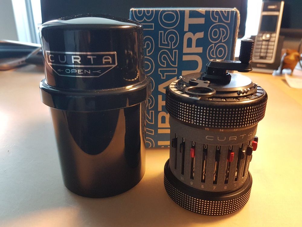 Curta Typ 2 Mechanische Rechenmaschine (Neu und originalverpackt) in ...
