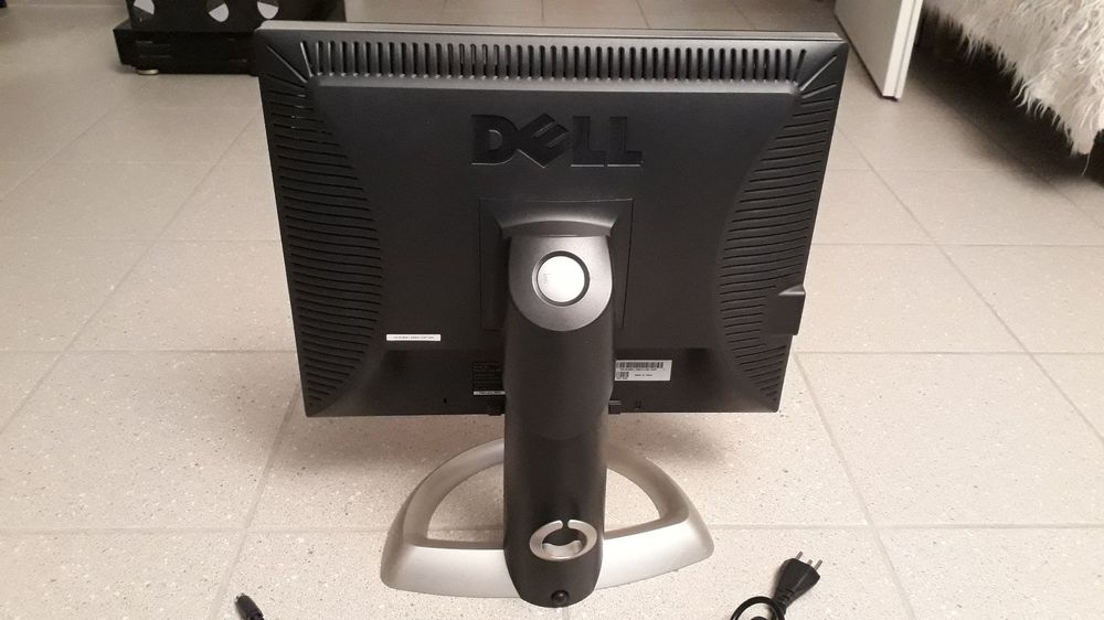 DELL 20 Zoll TFT Ultrasharp 2001FP (Gebraucht) in Stäfa für CHF 57 ...
