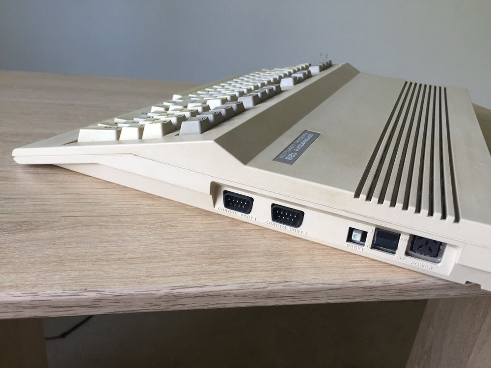 Original Commodore C128 Personal Computer | Kaufen auf Ricardo