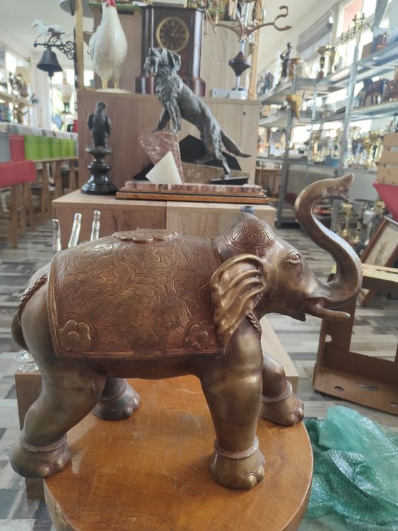 LÄSSIGER GROSSER GLÜCKS ELEFANT BRONZE SKULPTUR CA. 18 KG (Gebraucht) in Jeuss für CHF 320 – nur ...