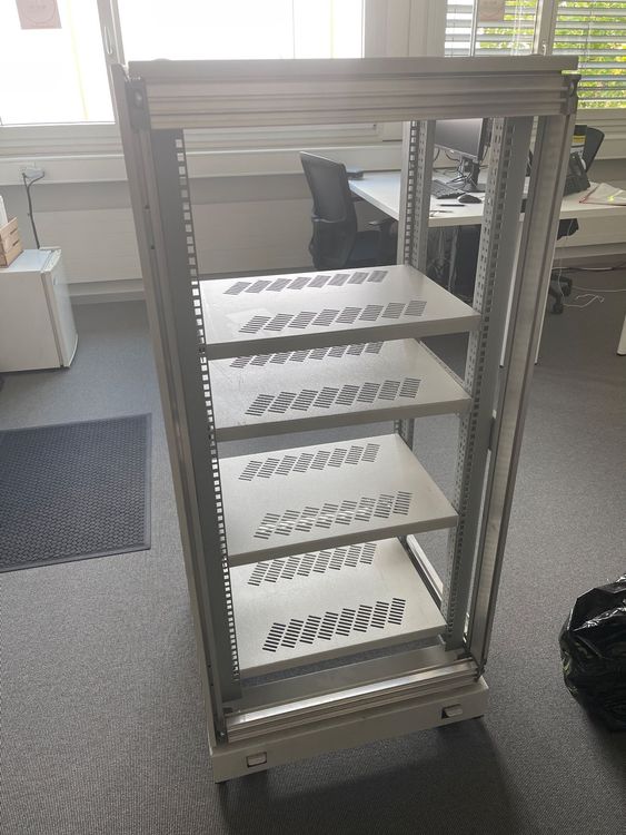 Gebrauchtes Server-Rack in Top-Zustand! (Gebraucht) in für CHF 50 – nur ...