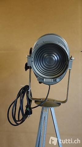 A.E.CREMER Theater/Filmscheinwerfer+Stativ | Kaufen auf Ricardo