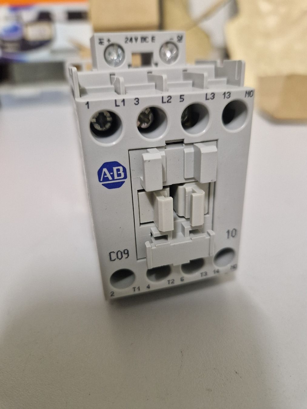 Allen-Bradley Schütz 100-C09EJ10 – NEU & OVP (Neu und originalverpackt ...