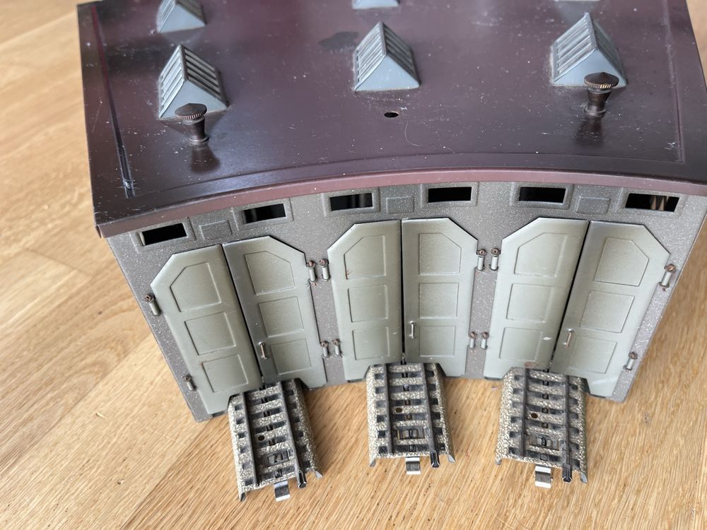 Ringlokschuppen Märklin 7028 Blech, mit Beleuchtung (Gebraucht) in ...