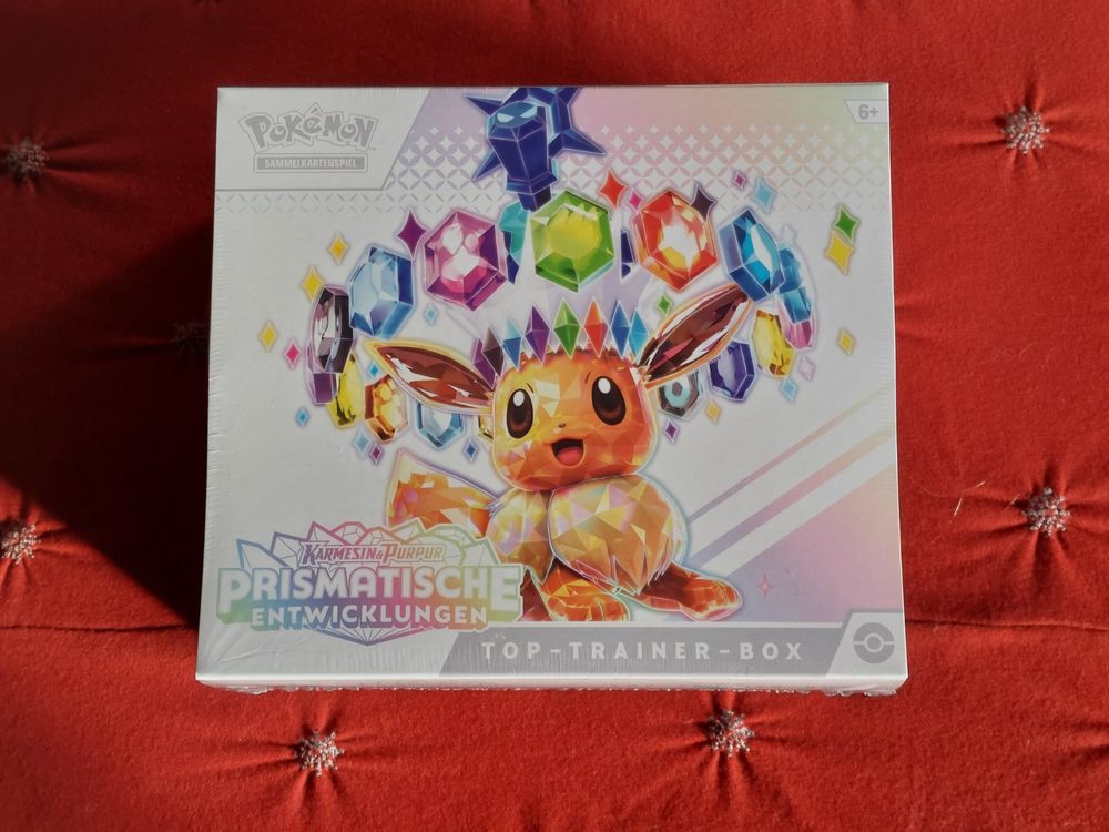 Pokémon Prismatische Entwicklungen Top Trainer Box ETB OVP (Neu und originalverpackt) in ...