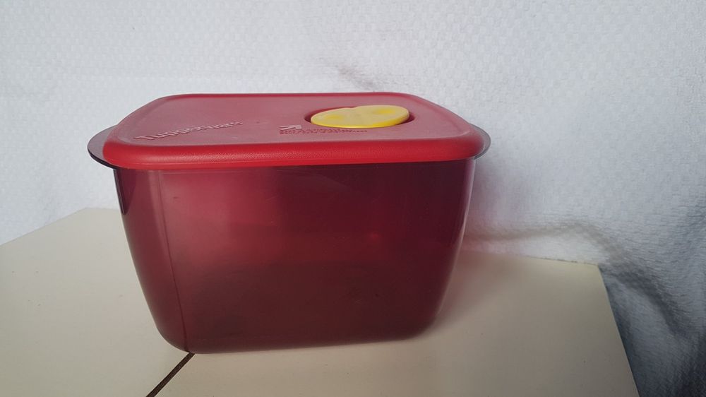 Tupperware 1.5 l. Pour le micro ondes (Gebraucht) in Villiers für CHF 8 – mit Lieferung auf ...