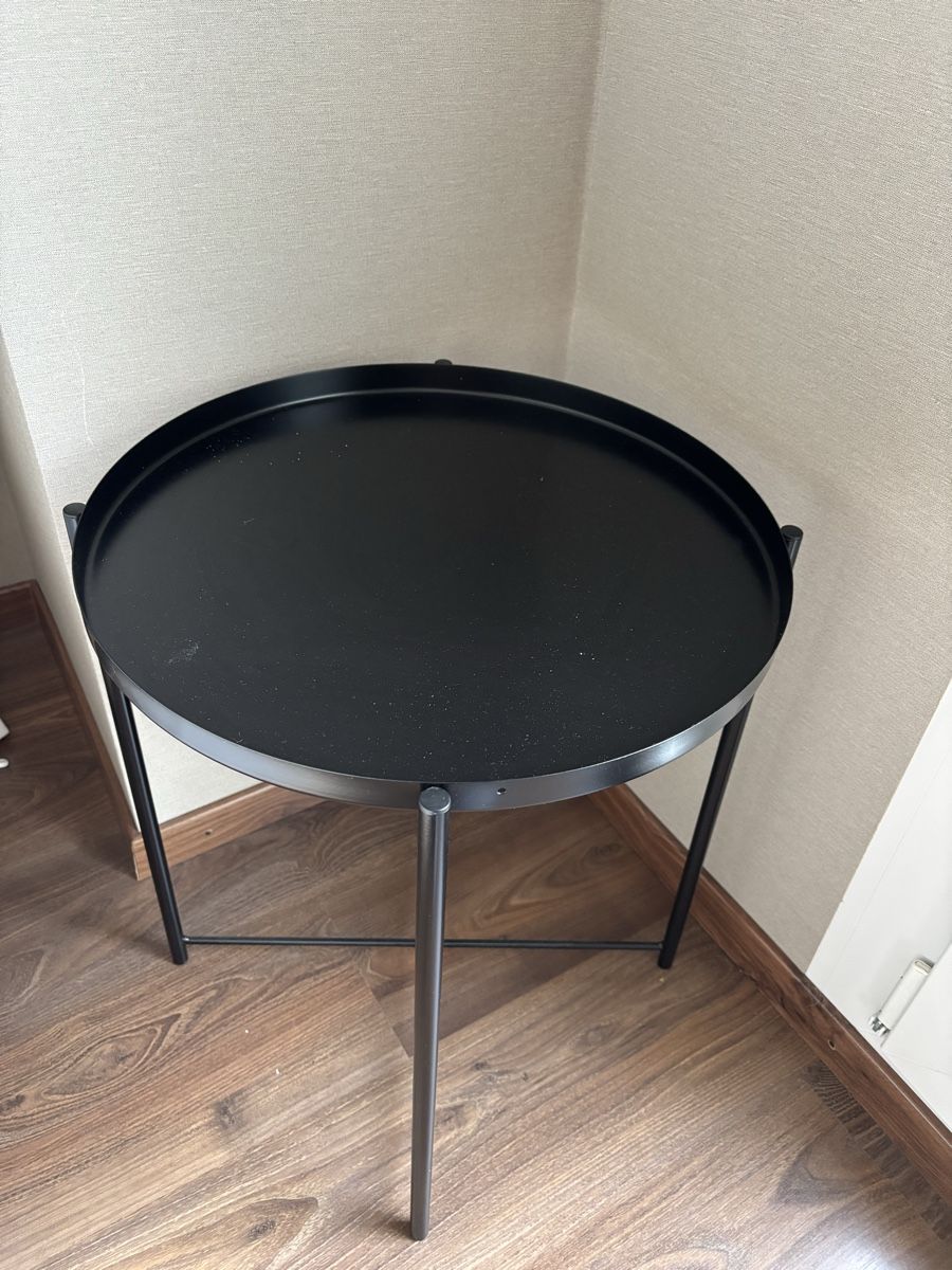 Table d’appoint ronde en métal noir (D'occasion) à La Conversion pour ...