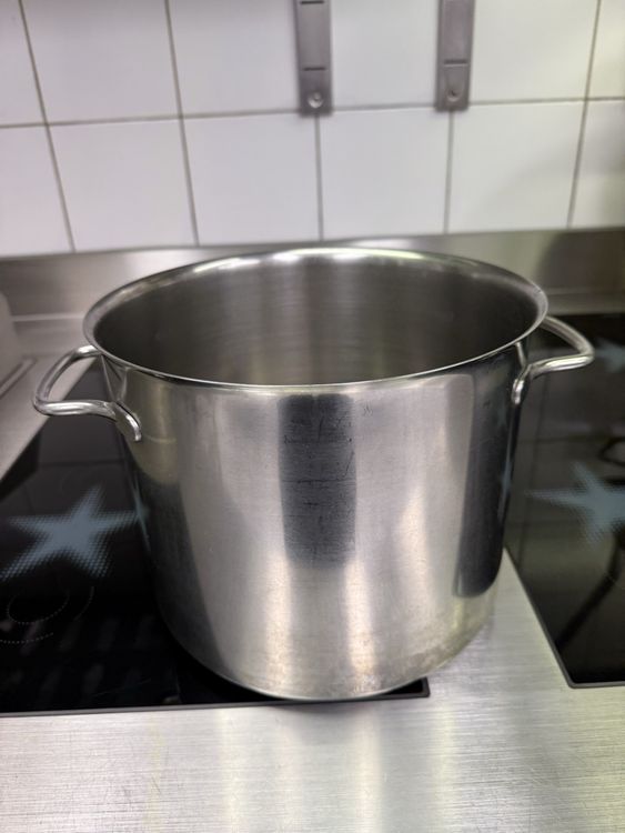 Grosser Edelstahl Kochtopf Gastro 8l (Gebraucht) in Baar für CHF 11 ...