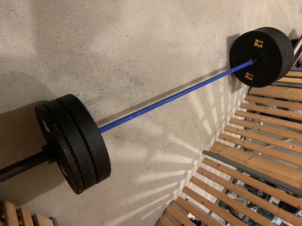 Langhantel 220 cm mit 20 kg inkl 60kg pumper plate | Kaufen auf Ricardo