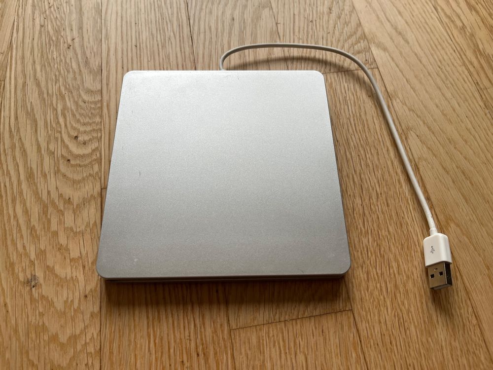 Original Apple SuperDrive in USB-Gehäuse – Externes Laufwerk (Gebraucht ...