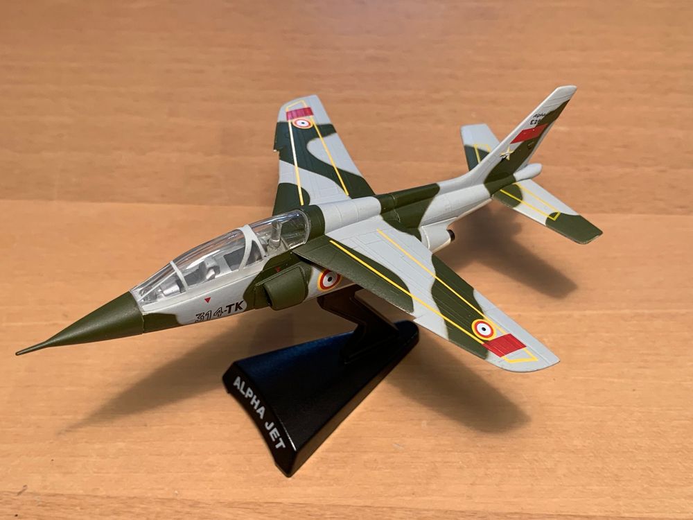 Flugzeugmodell Alpha Jet 1:100 | Kaufen auf Ricardo