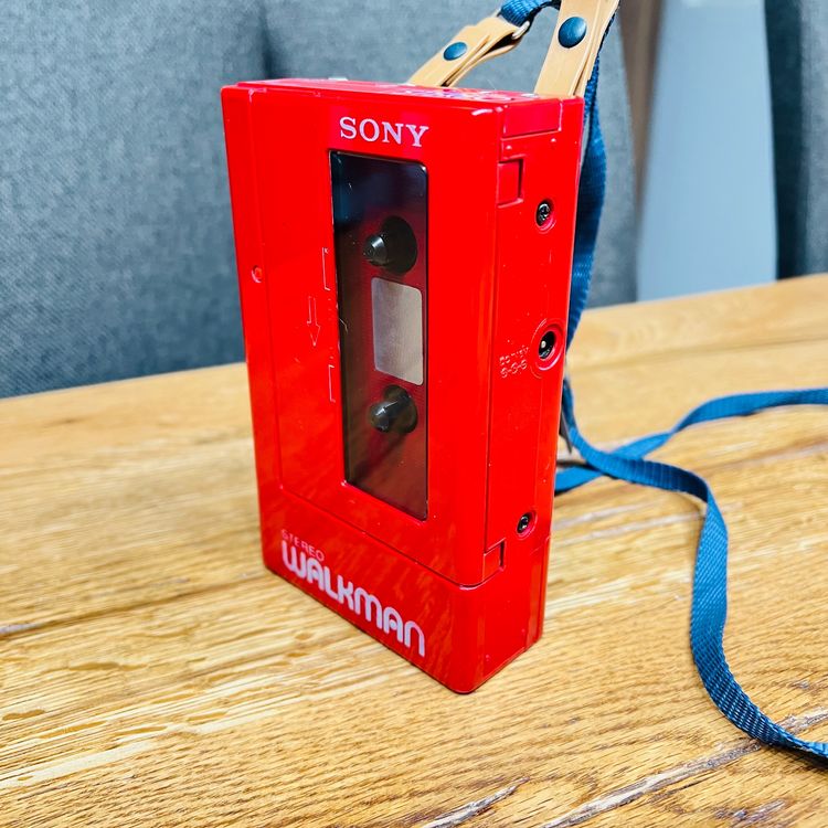 Sony Walkman WM-4 in rot (Defekt) in Vorderthal für CHF 190 – mit ...