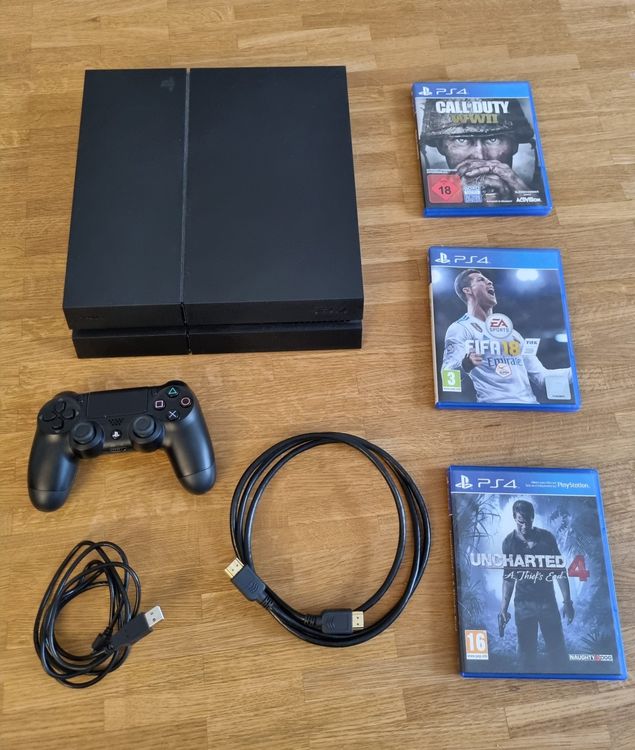 Sony Playstation 4 - 500 GB - inkl drei Spiele | Kaufen auf Ricardo
