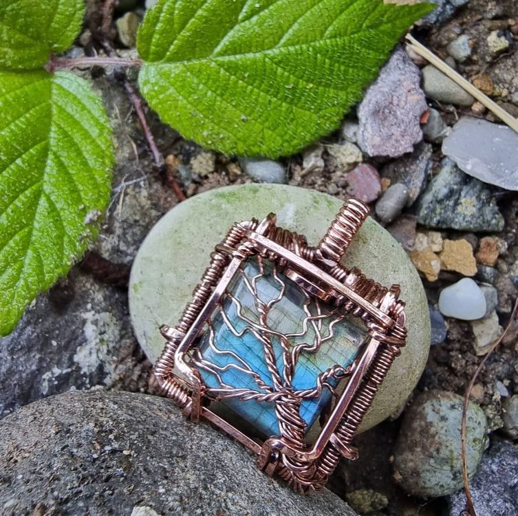 Anhänger mit Labradorit elegant umschlungen von Kupfer (Neu (gemäss Beschreibung)) in Sisseln AG ...