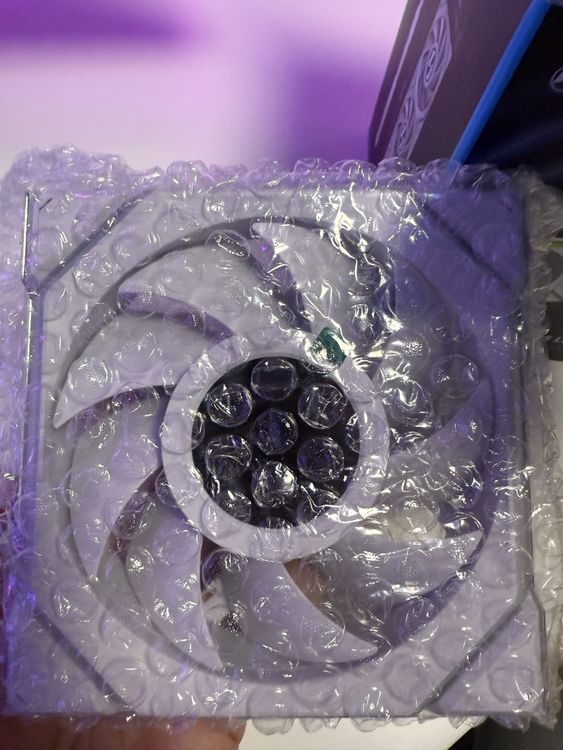 1x Lian Li UNI FAN SL WIRELESS inkl. Controller (Gebraucht) in Uster ...